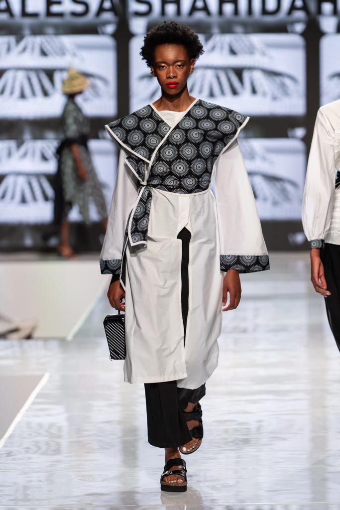 Minimalistic Seshweshwe Print Dress-Shirt (White) – Zettuu
